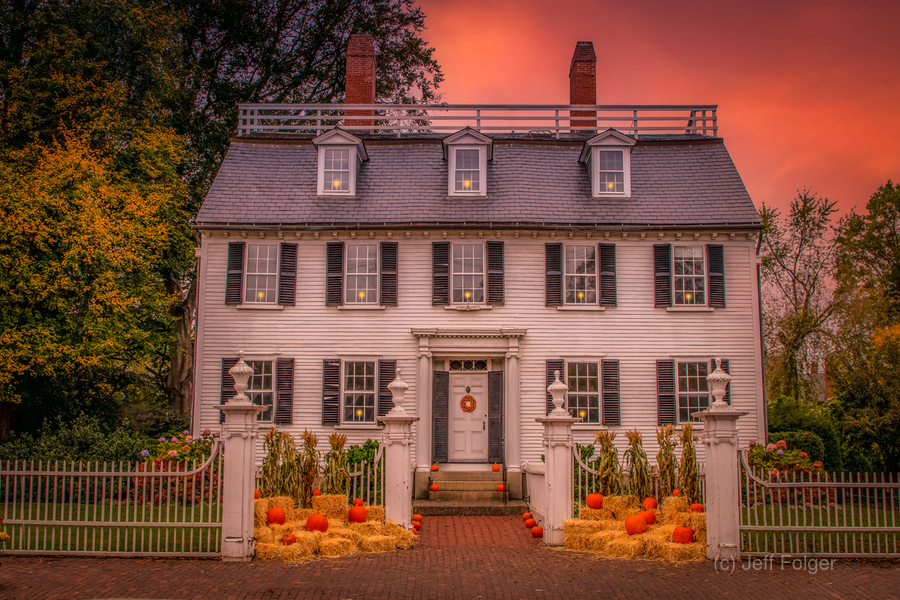 Ropes Mansion is ready for Halloween by Jeff Folger Wall Art