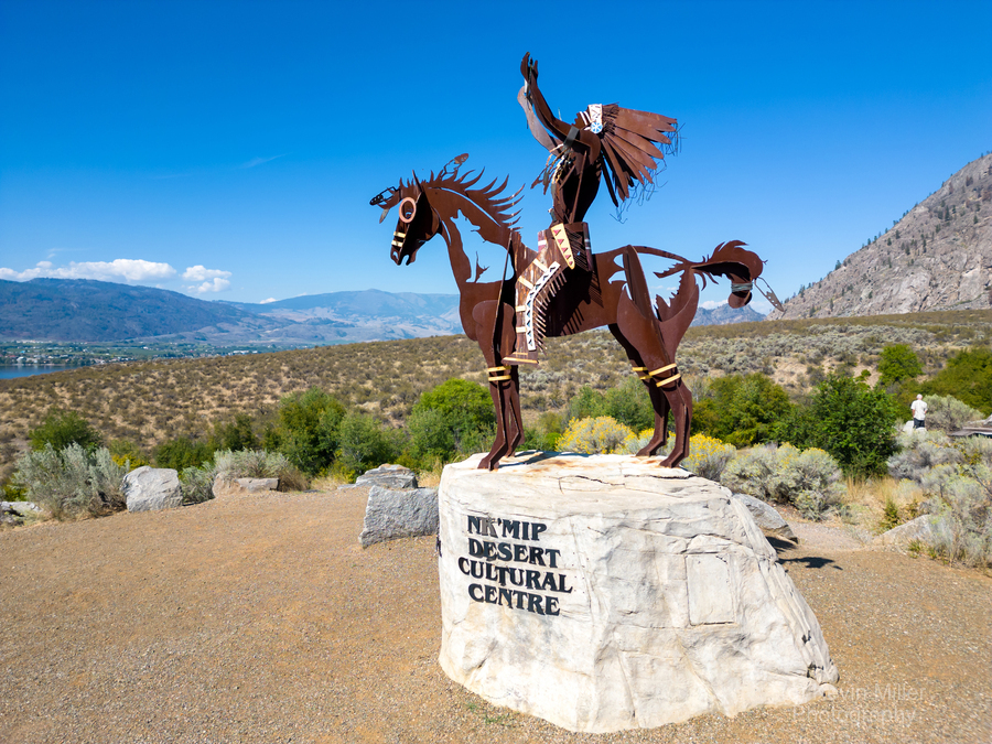 The Chief Sculpture Nkmip Desert Cultural Centre Osoyoos by Kevin ...