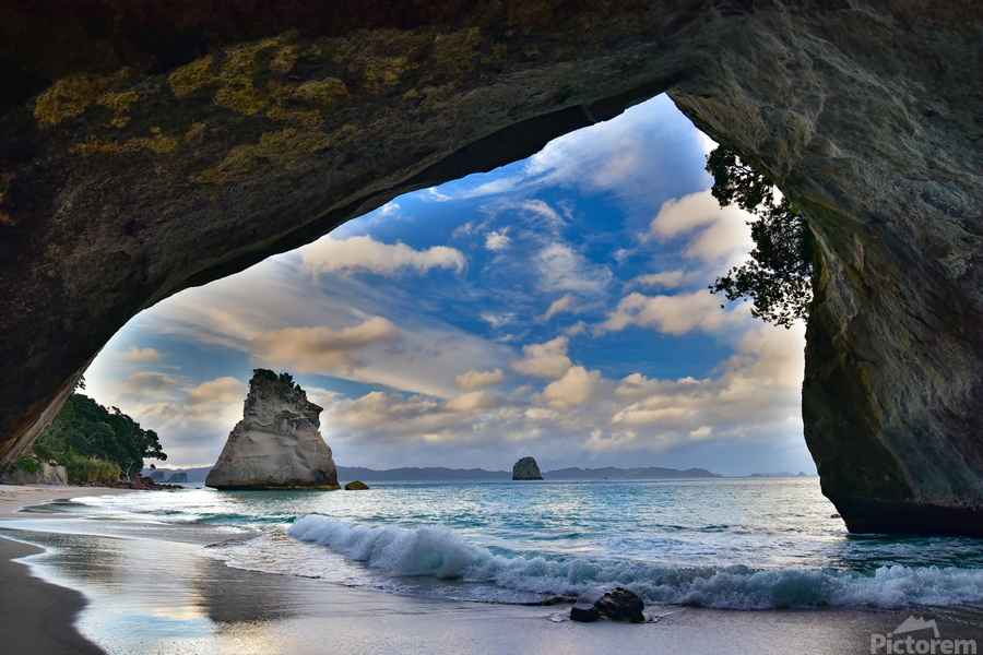 Cathedral Cove in Coromandel New Zealand by Mo Wu Wall Art