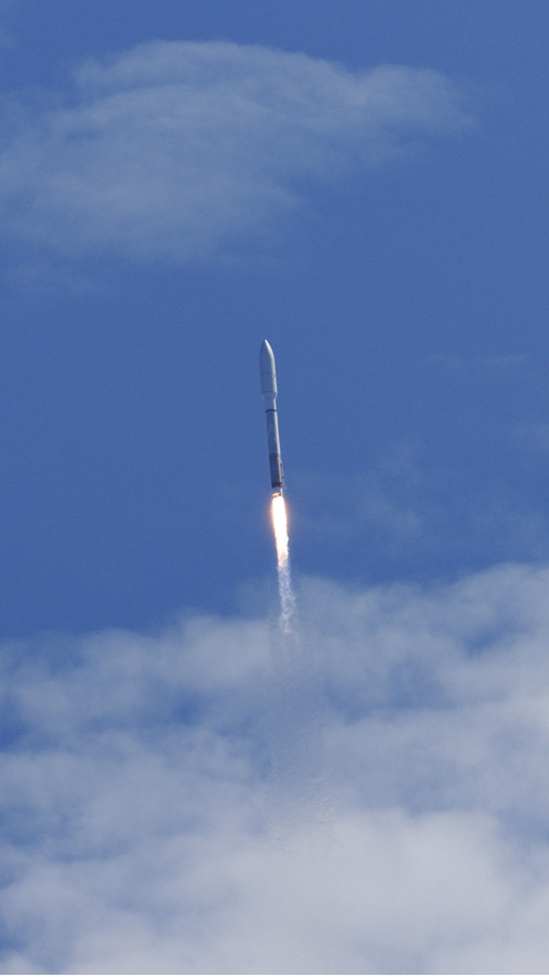 Atlas V 501 Project Kuiper Protoflight Out of the clouds by Roy von ...