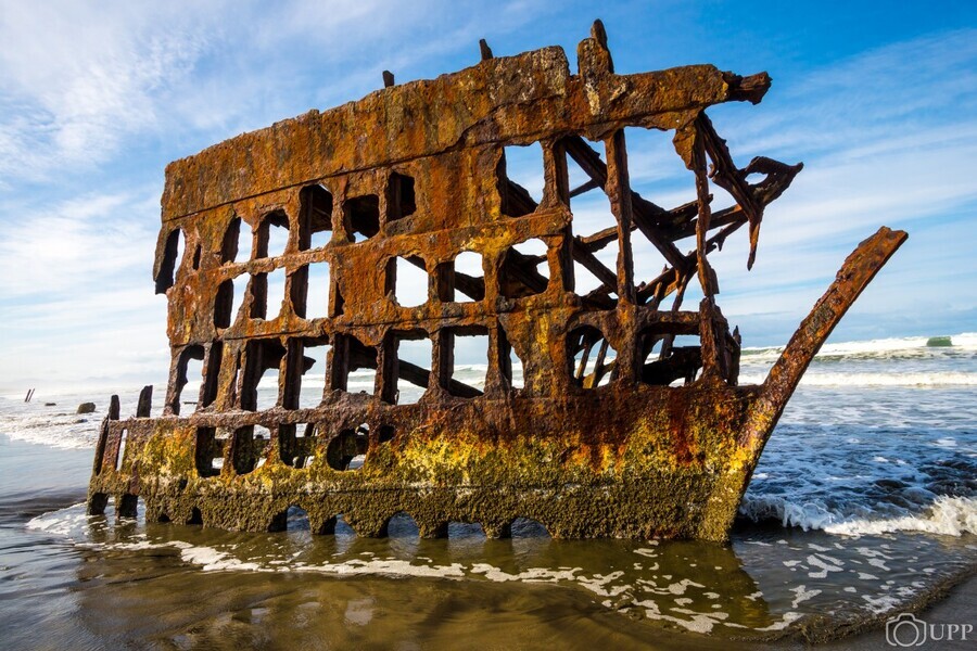 Peter Iredale Shipwreck - Oregon Coast by Gary Whitton Wall Art