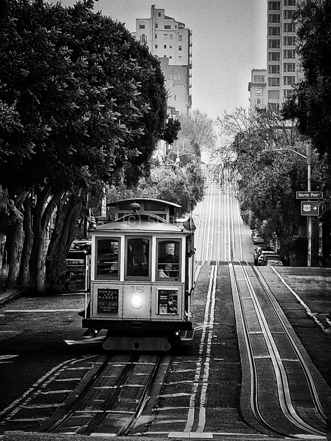 San Francisco Trolly on Powell by suhlabs Wall Art