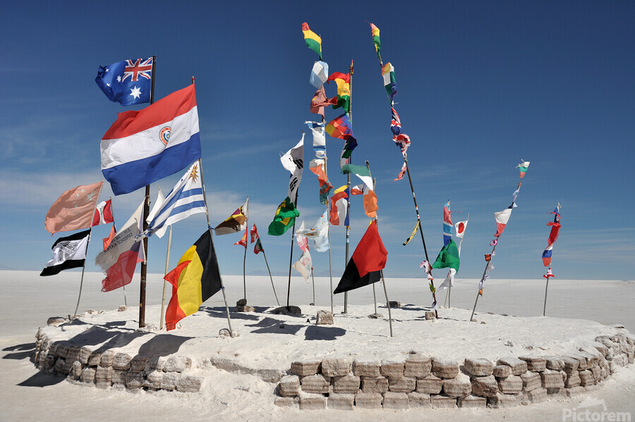 Flags of the World: A United World in the Heart of the Salar de Uyuni ...