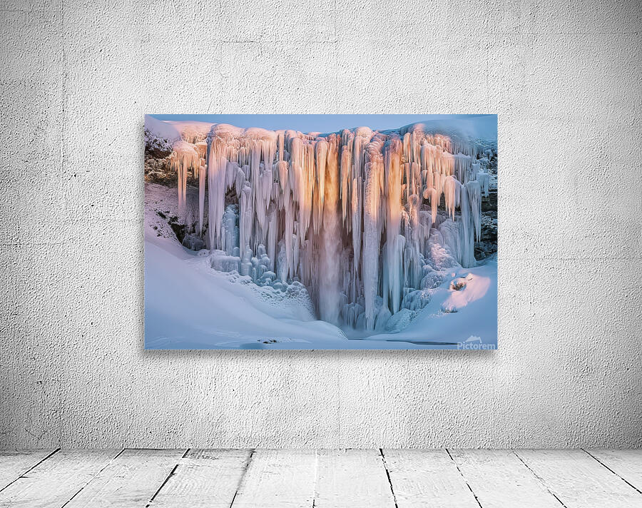 A stunning high resolution view of a mighty water by Gabriel Mocanu ...